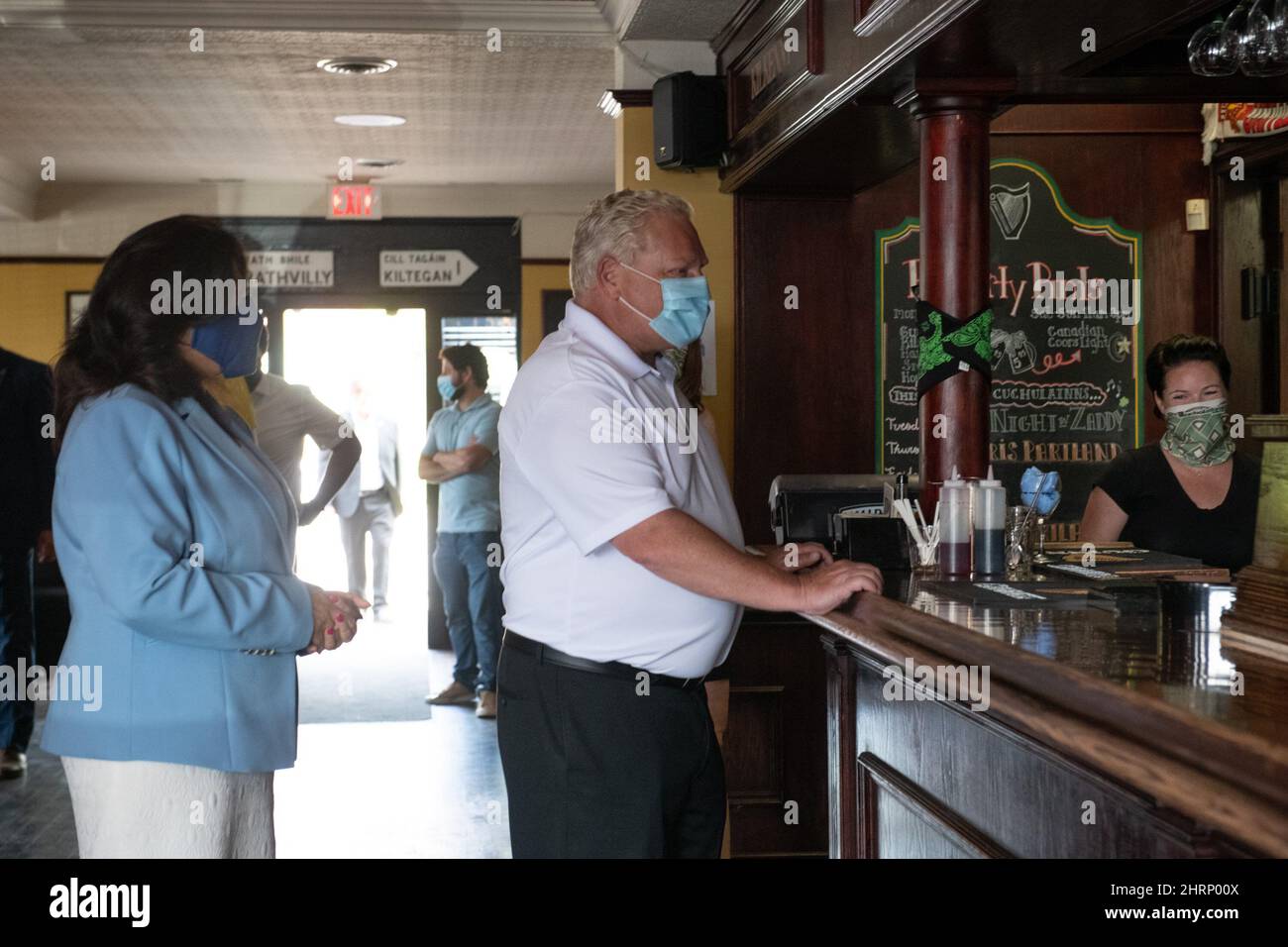 Ontario Premier Doug Ford visits Cuchulainn's Irish Pub in Mississauga ...