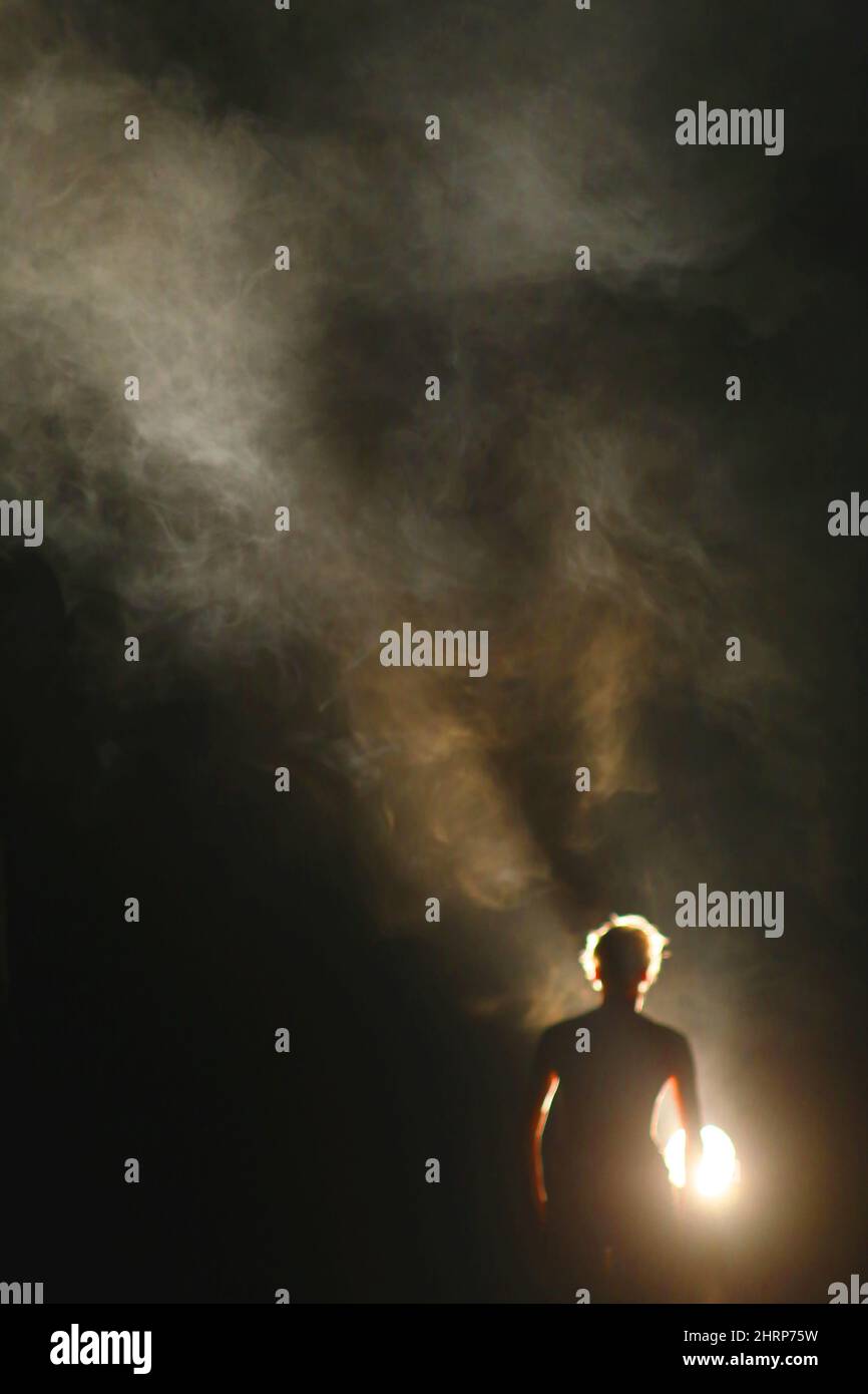 Smoke blocking light hi-res stock photography and images - Alamy