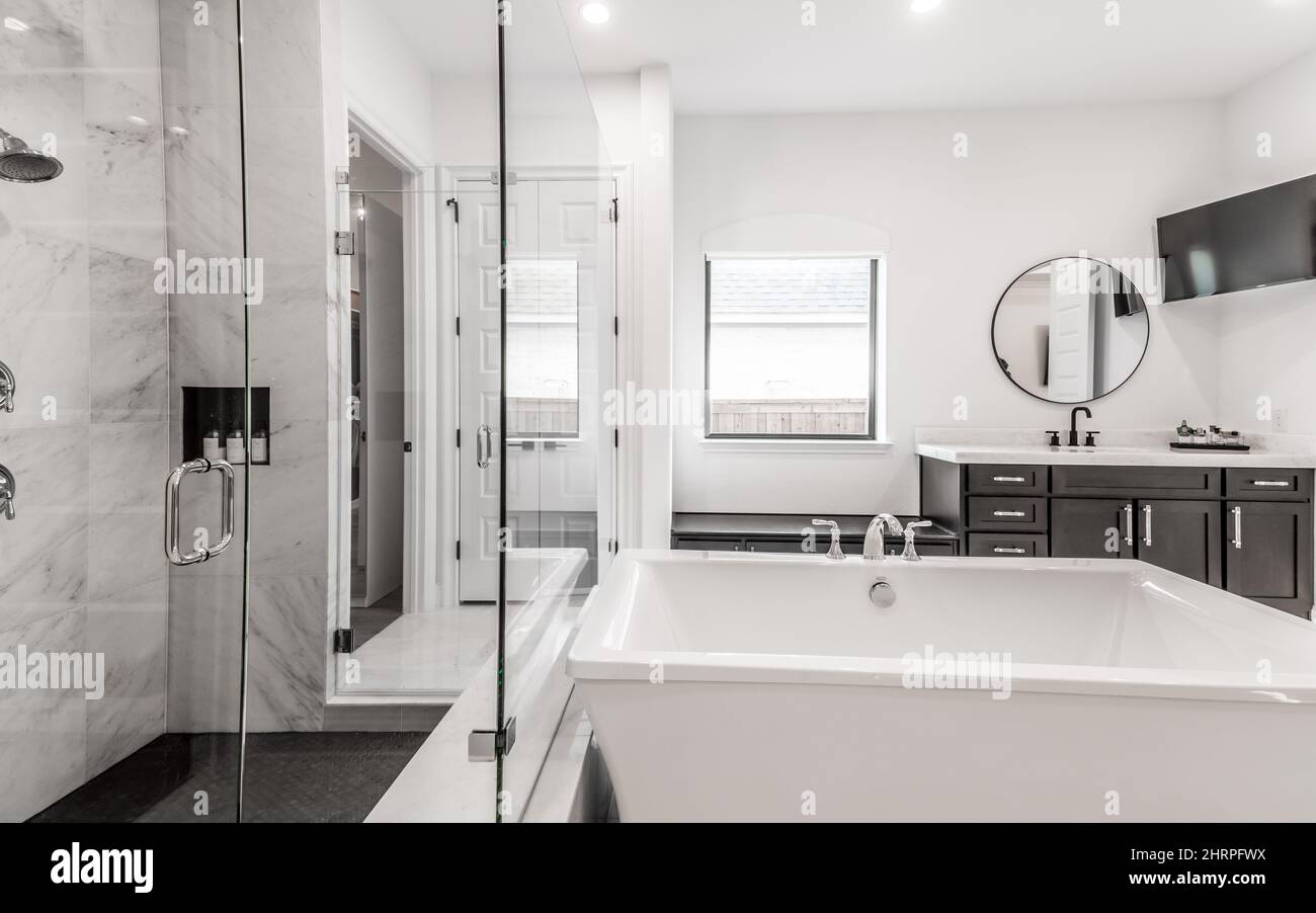 View of a bathroom with beautiful, modern interior Stock Photo - Alamy