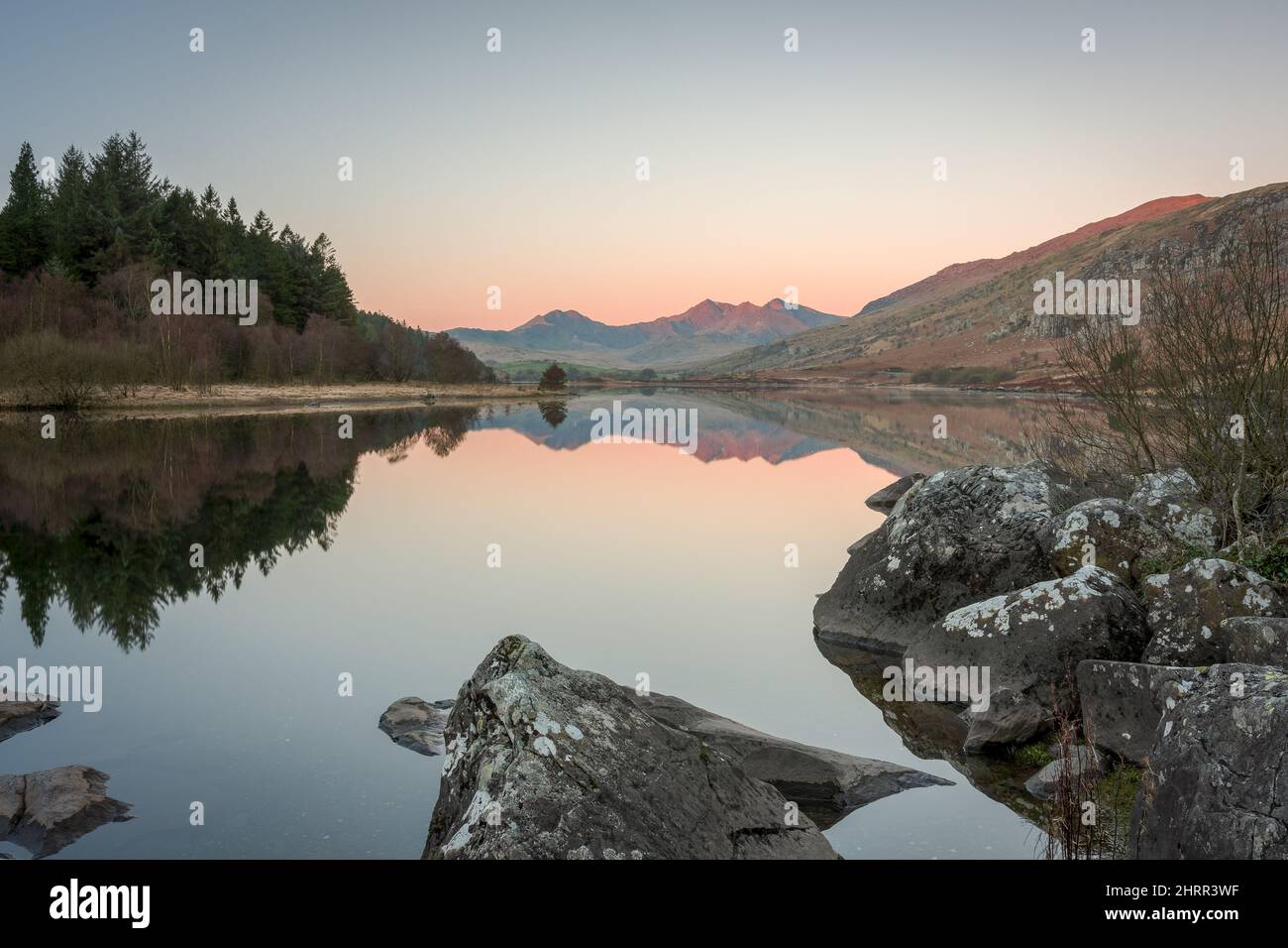 Snowdon horseshoe sunset hi-res stock photography and images - Alamy