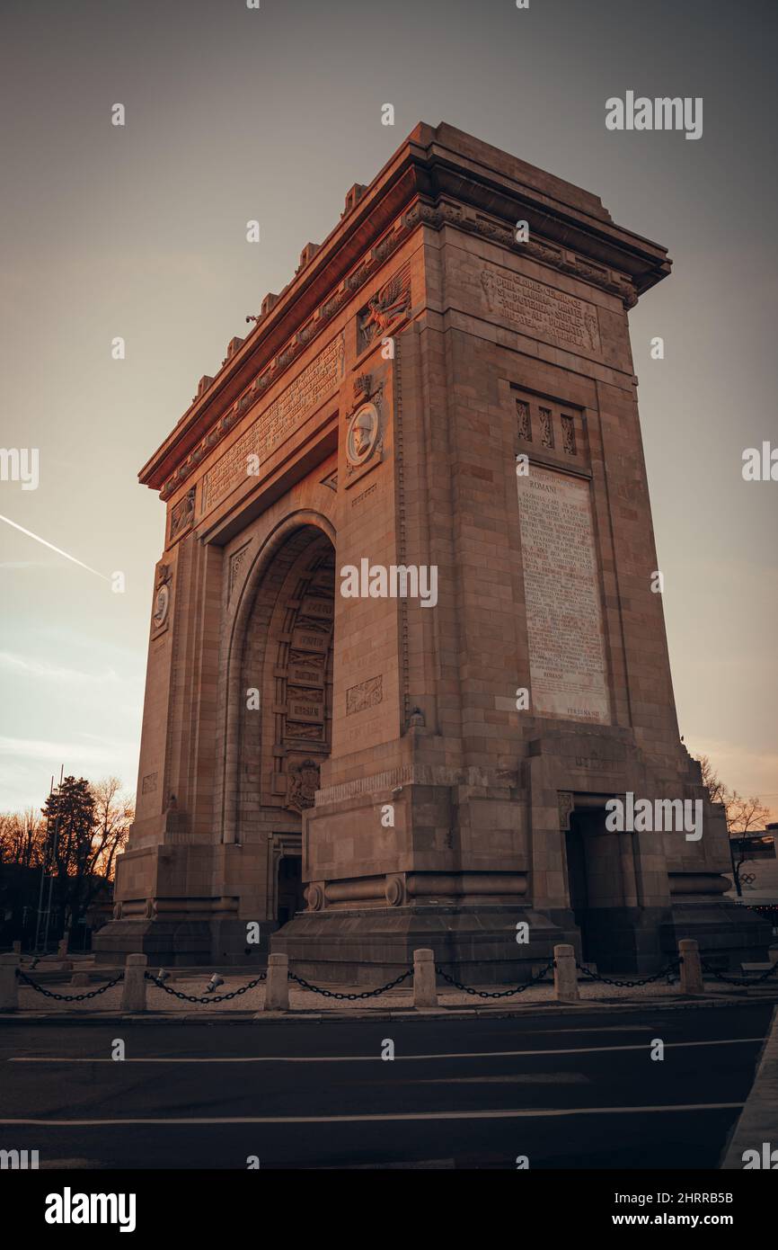 Vertical shot of the iconic architecture The Arch of Triumph in ...