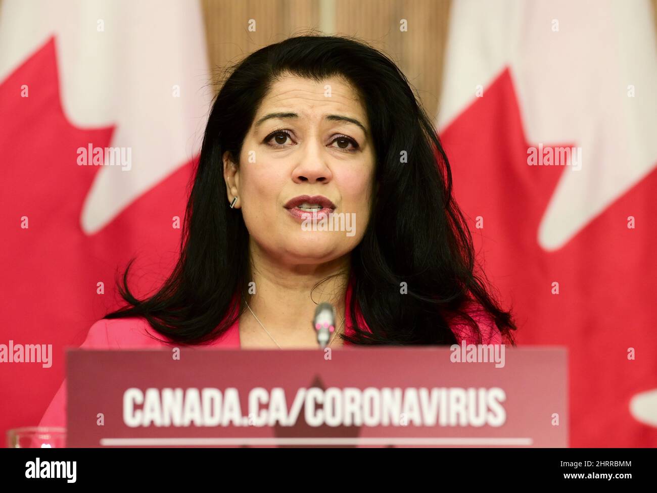 Briefing on covid 19 vaccines hi-res stock photography and images - Alamy
