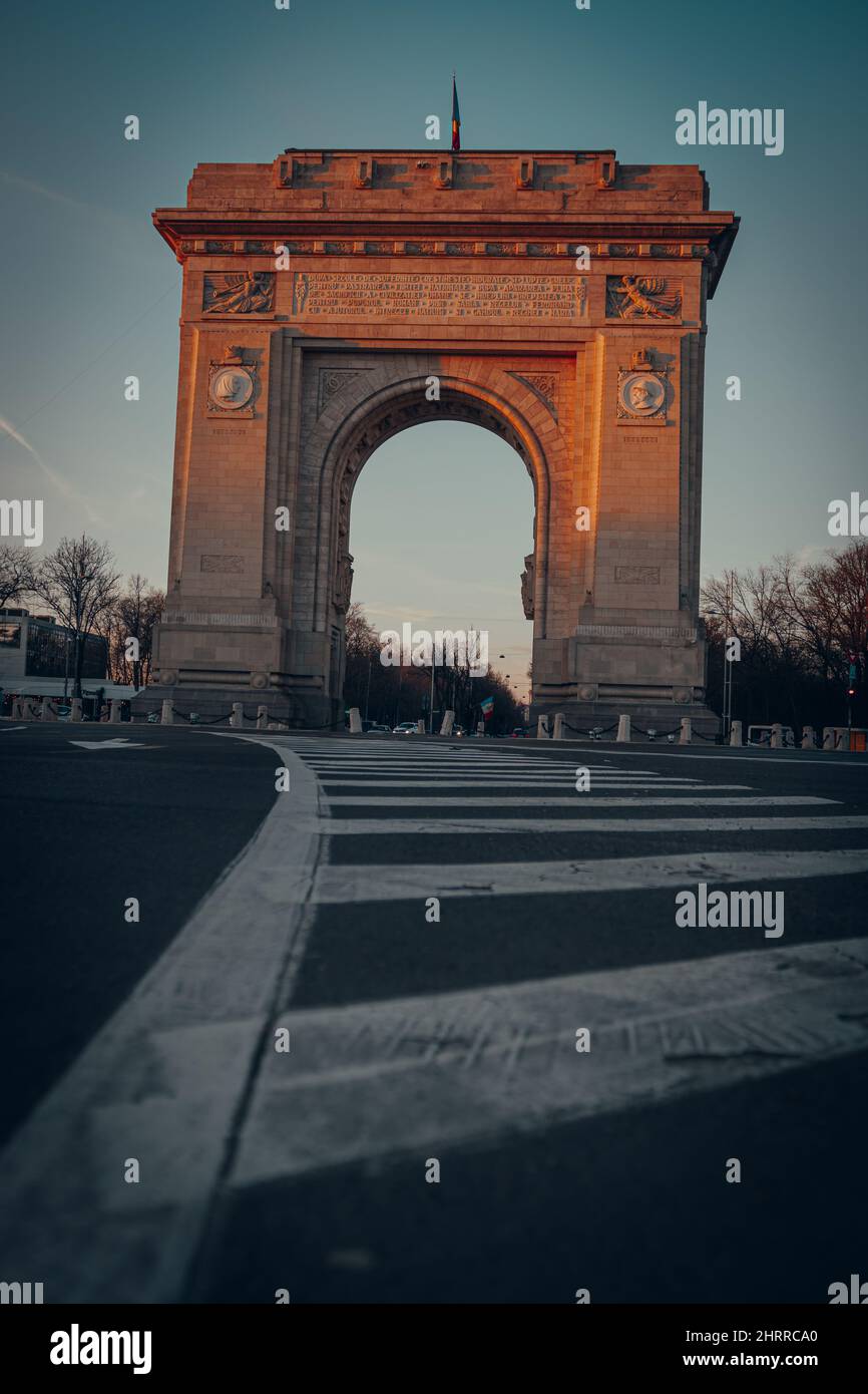 Vertical shot of the iconic architecture The Arch of Triumph in ...