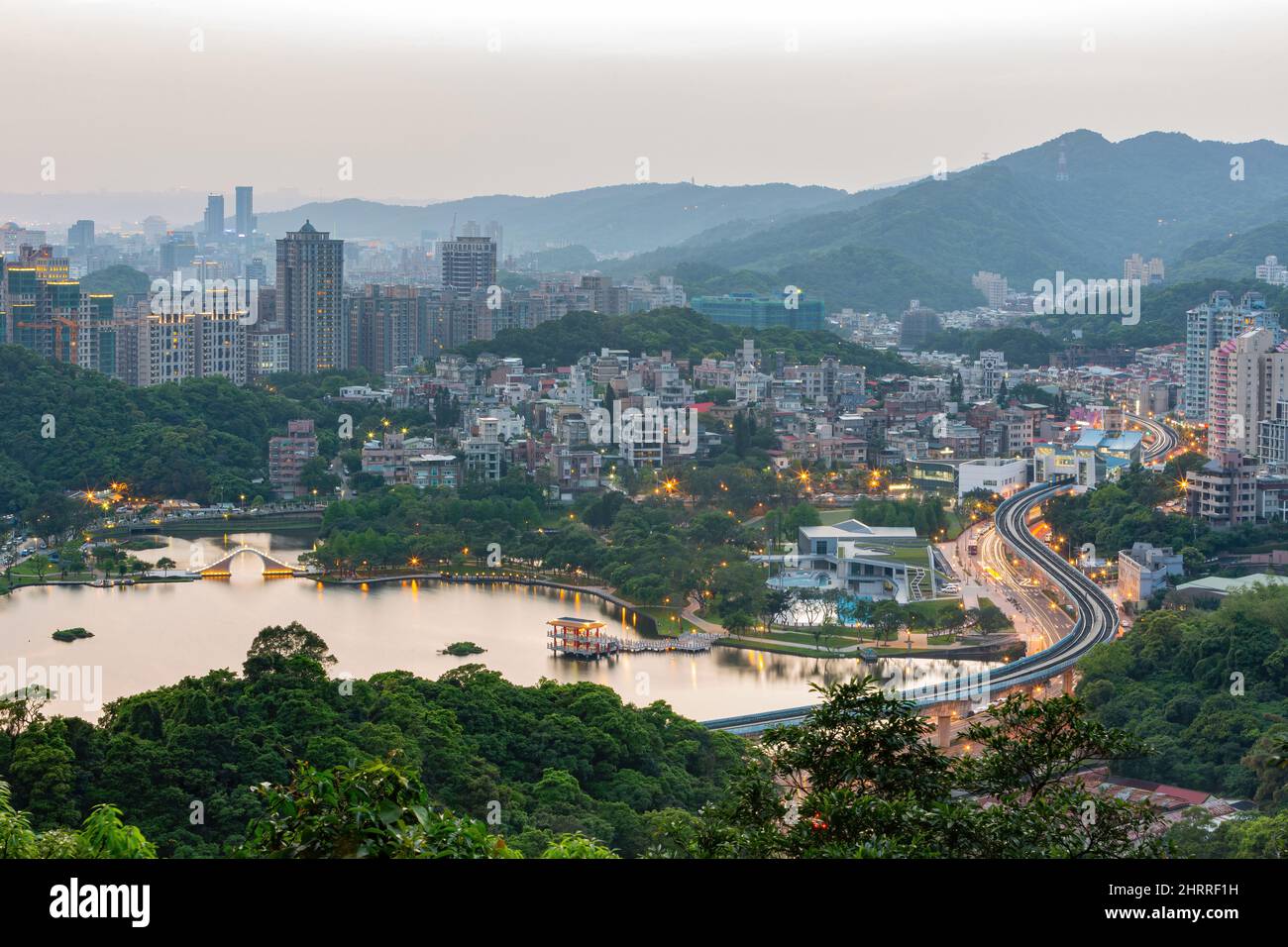 Night aerial view of the beautiful Arch Bridge at Taipei, Taiwan Stock ...