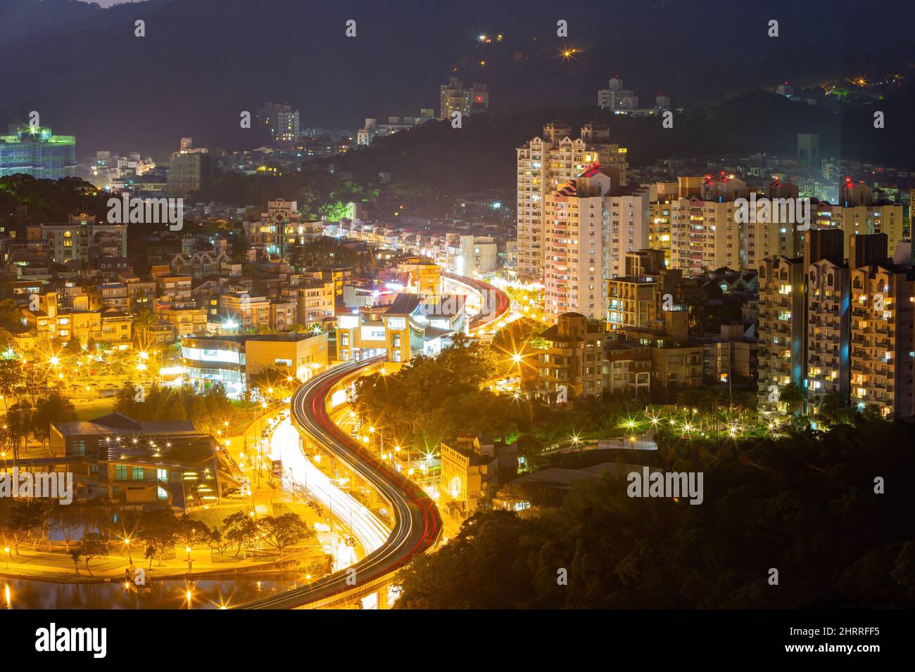 Night aerial view of the beautiful Arch Bridge at Taipei, Taiwan Stock ...
