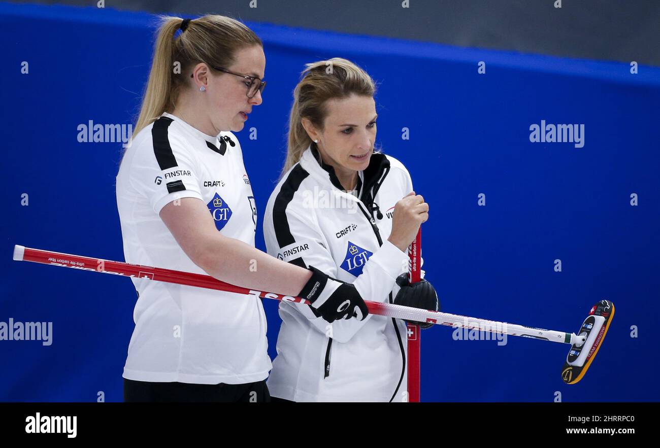 Switzerland skip Silvana Tirinzoni, right, and fourth Alina Paetz ...