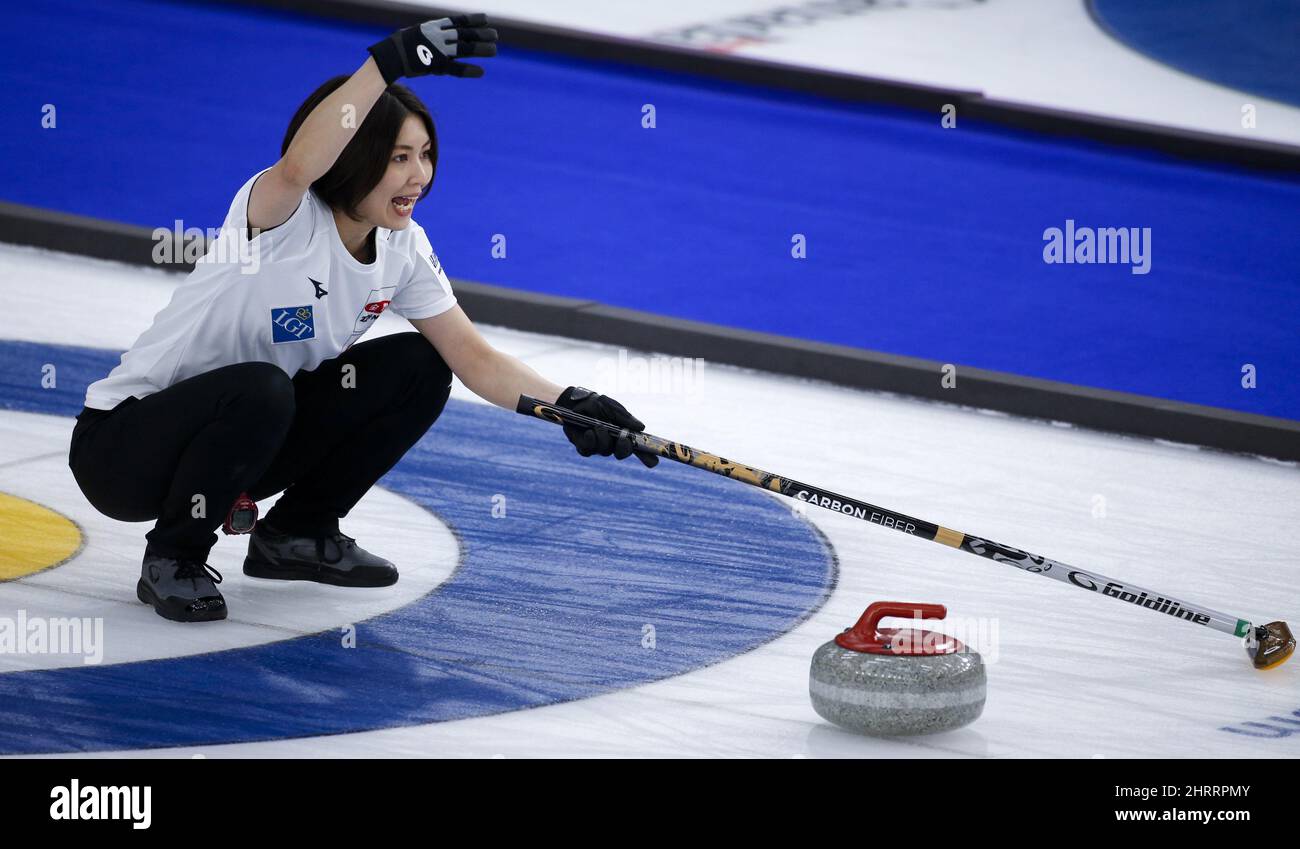 Japan skip Sayaka Yoshimura directs her teammates against Switzerland ...
