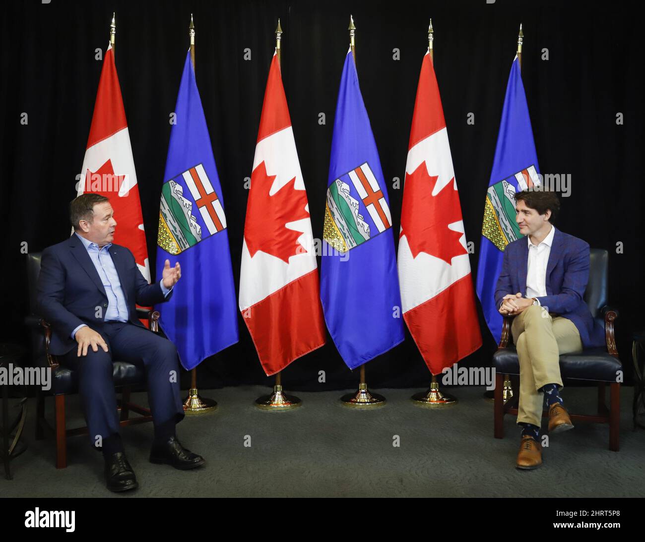 Prime Minister Justin Trudeau, right, meets with Alberta Premier Jason ...