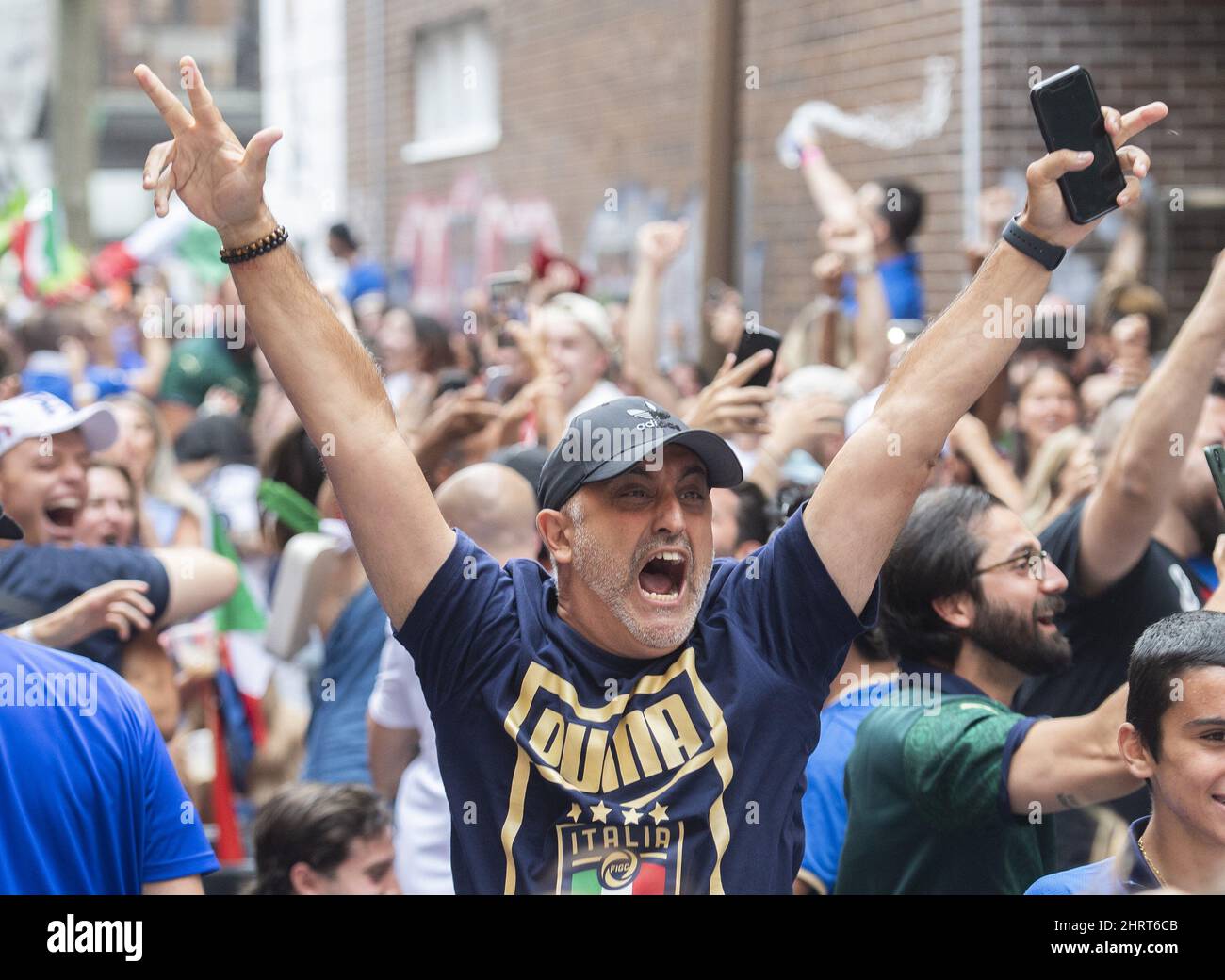 Italy soccer fans celebrate after defeating England in the Euro 2020 ...