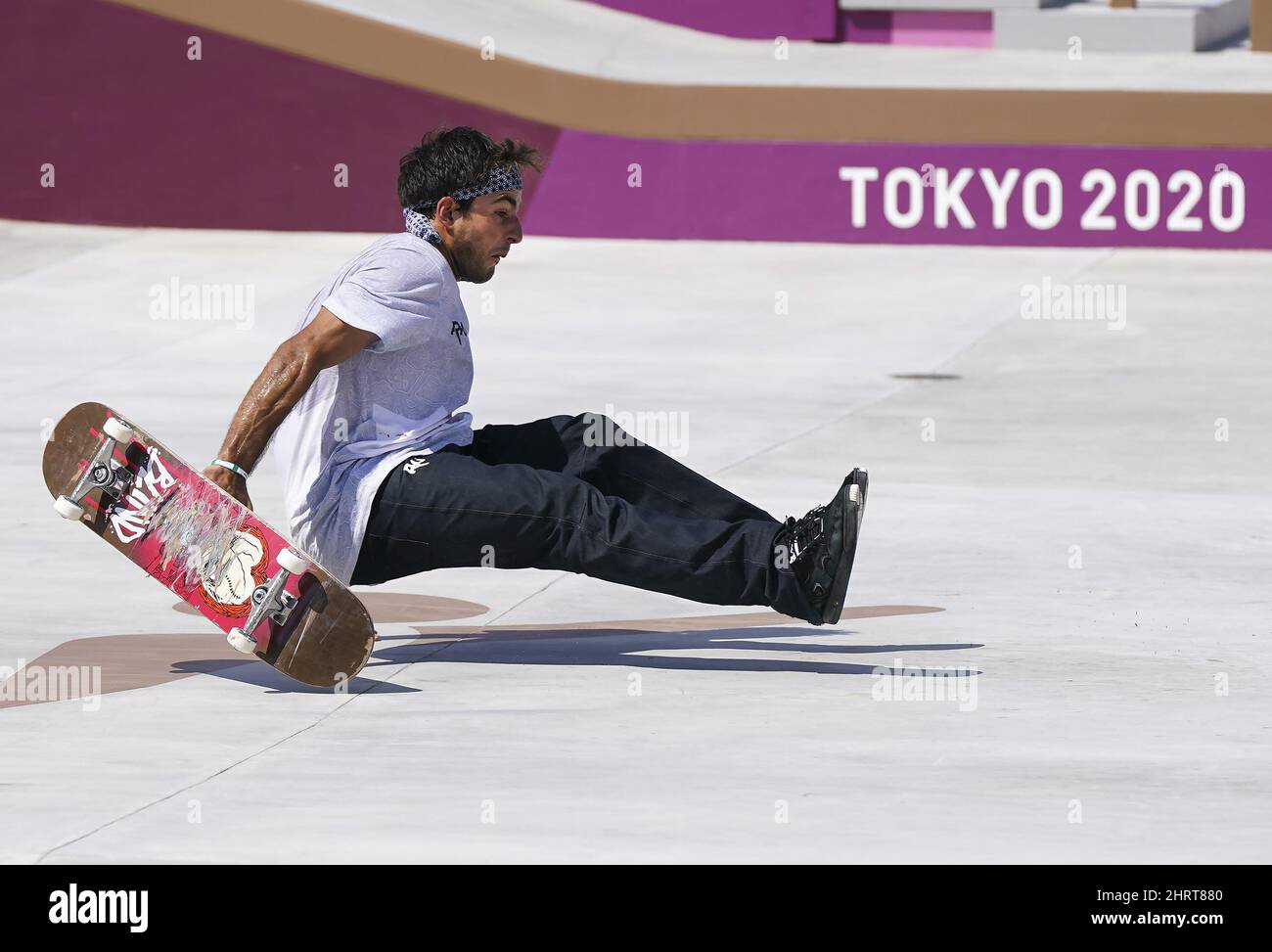 Micky Papa of Canada crashes as he competes in Men's Street ...