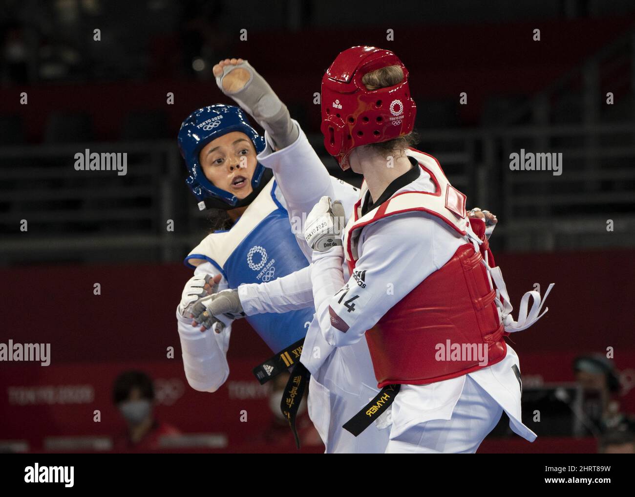 Skylar Park, from Winnipeg, left, competes against Australiaâ€™s Stacey ...