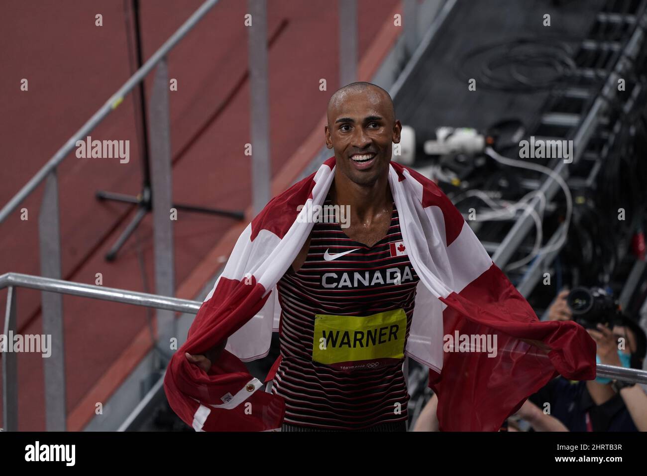 Canada's Damian Warner celebrates his gold medal win in men's decathlon ...