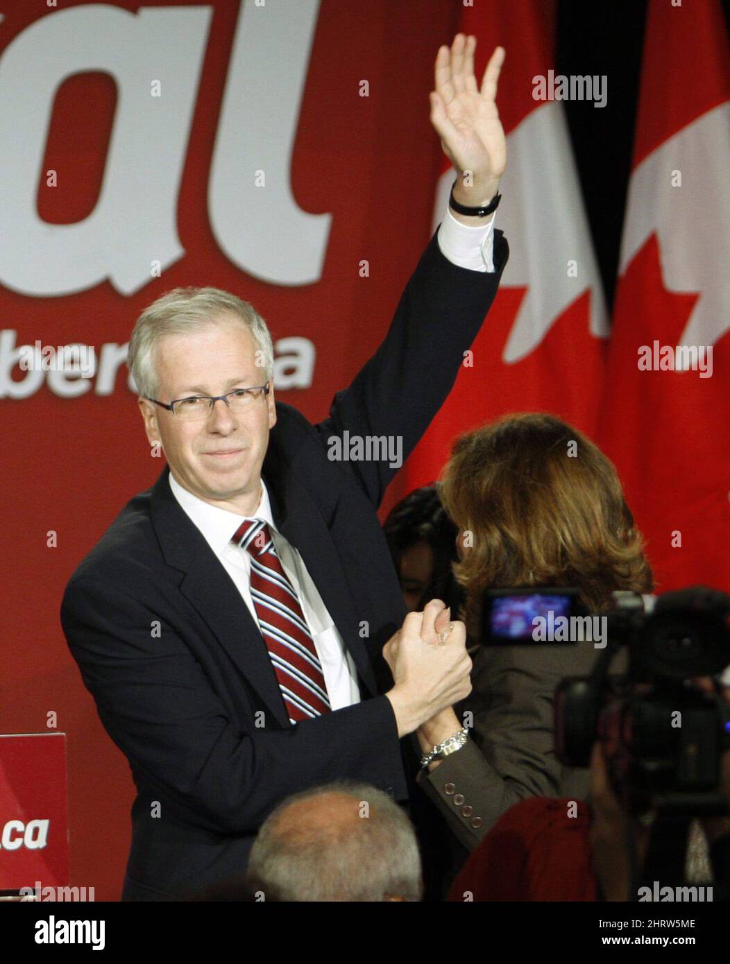 Liberal Leader Stephane Dion takes to the stage after losing seat in ...