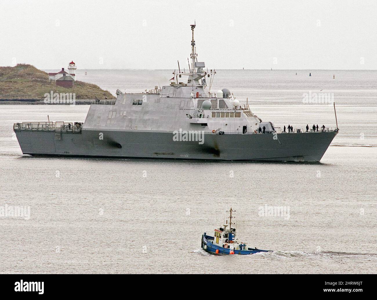 The US NavyÂ’s newest warship, USS Freedom, heads past Georges Island ...