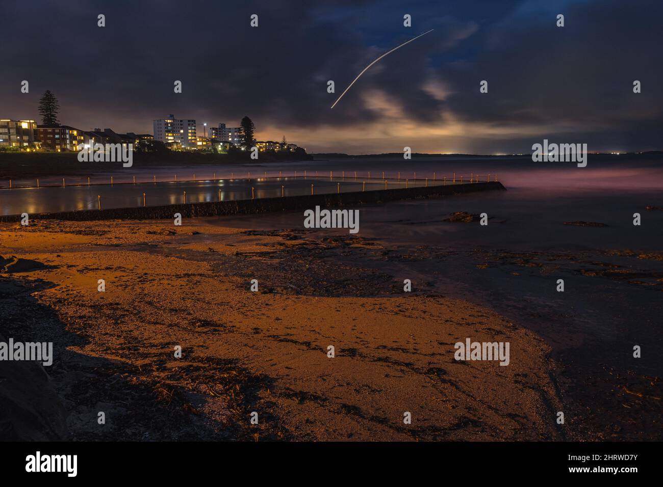 Cronulla beach swimming pool hi-res stock photography and images - Alamy