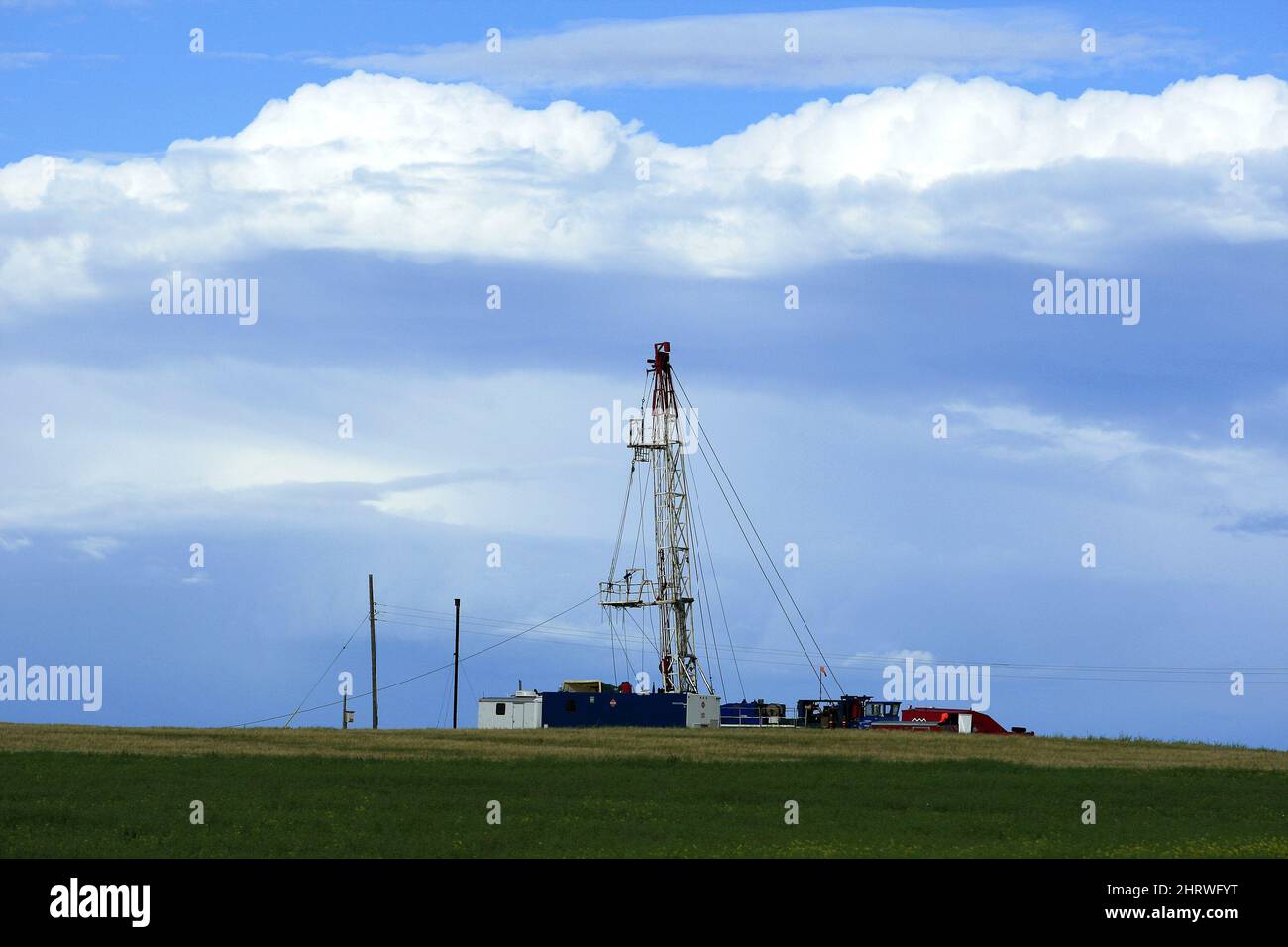 Alberta oil rig High Resolution Stock Photography and Images - Alamy