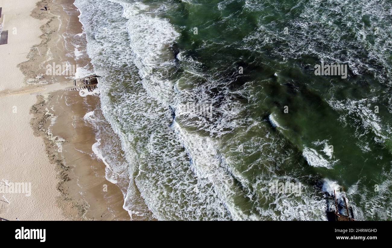 Drone flight over white surf hi-res stock photography and images - Alamy