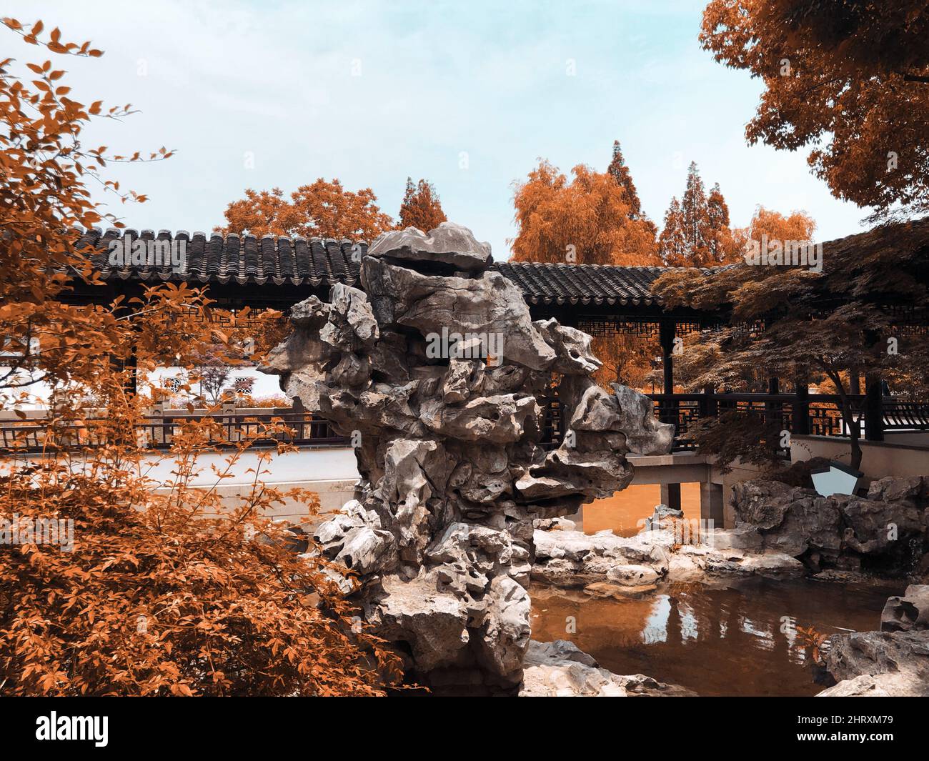 China chinese rock pond lake hi-res stock photography and images - Alamy