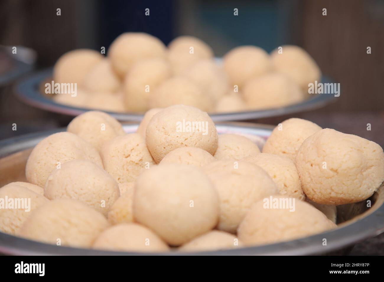 Bengali rosogolla hi-res stock photography and images - Alamy