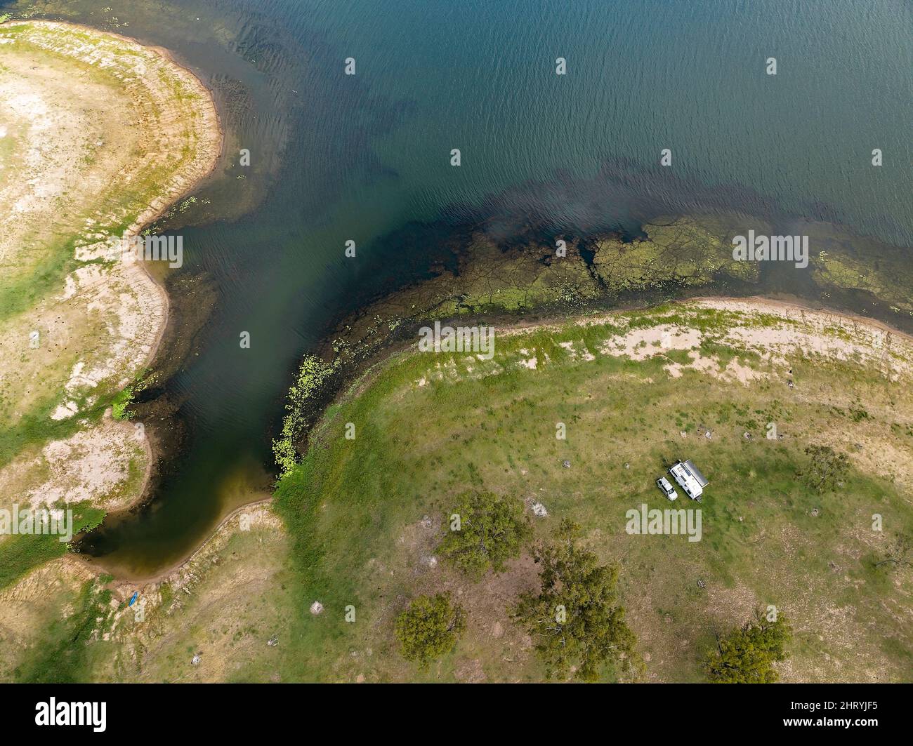 Free campers in a caravan parked up on the banks of Eungella Dam ...
