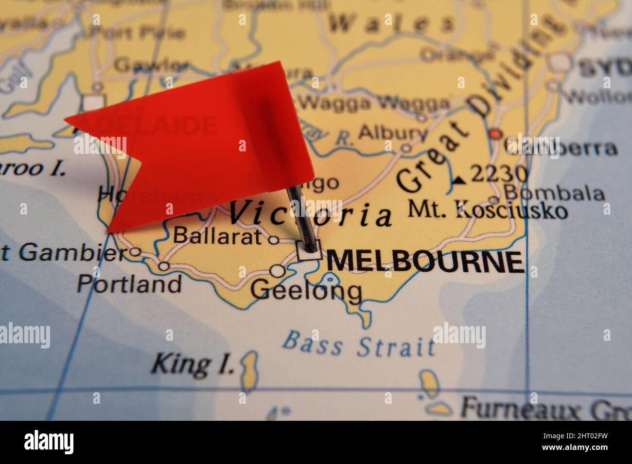 Red flag marked Melbourne on map, Australia Stock Photo - Alamy