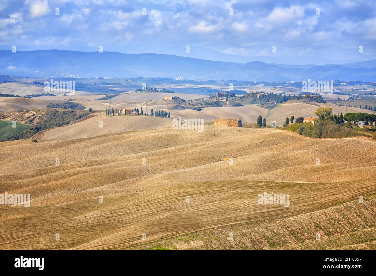 View clouds aerial view land hi-res stock photography and images - Alamy