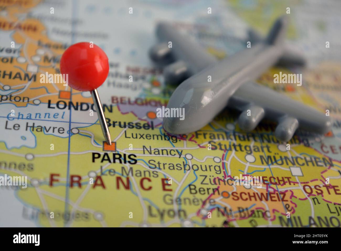 Map city paris map pin hi-res stock photography and images - Alamy
