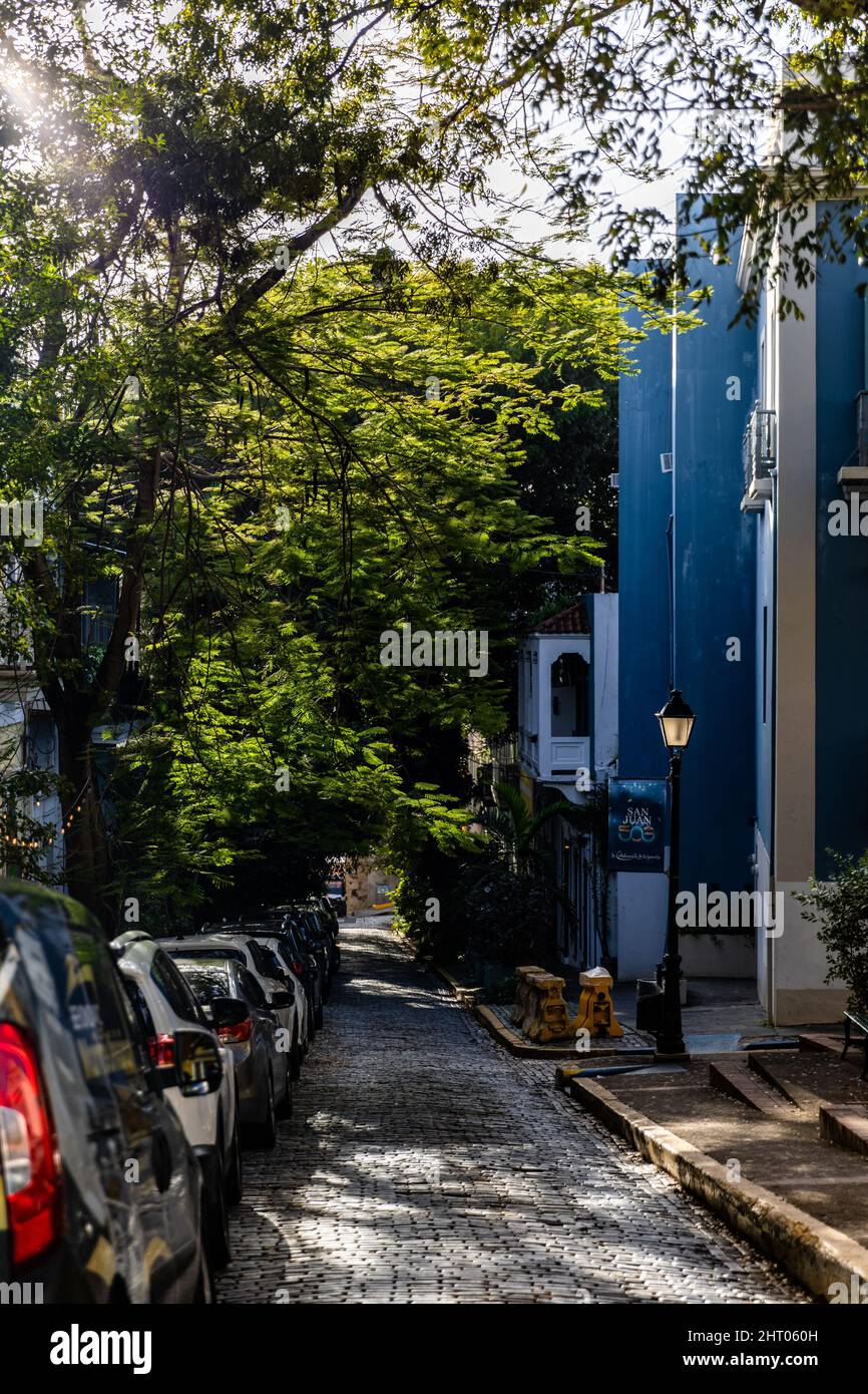 San juan puerto rico street cars hi-res stock photography and images ...