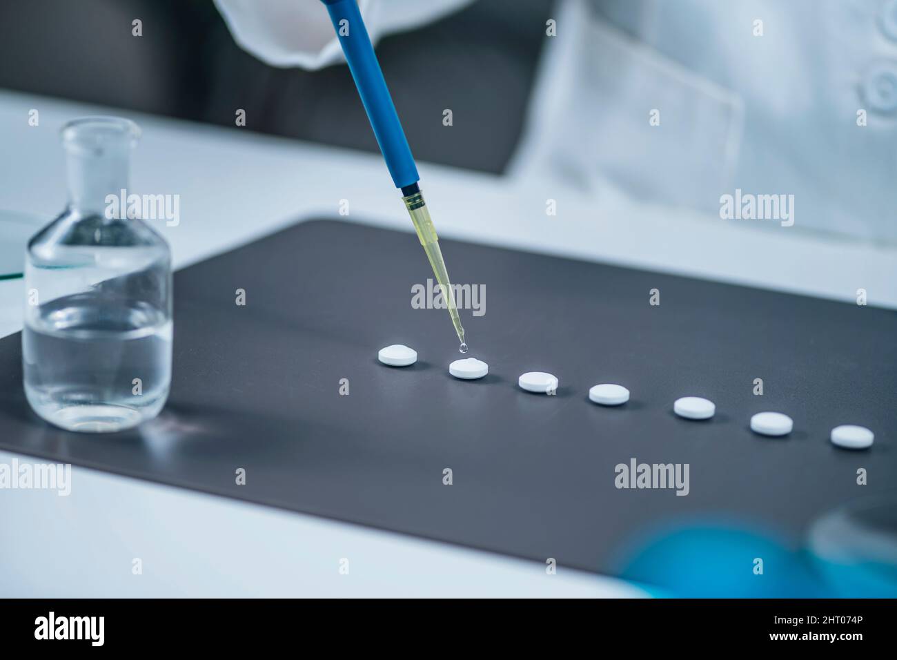 Drug study hi-res stock photography and images - Alamy