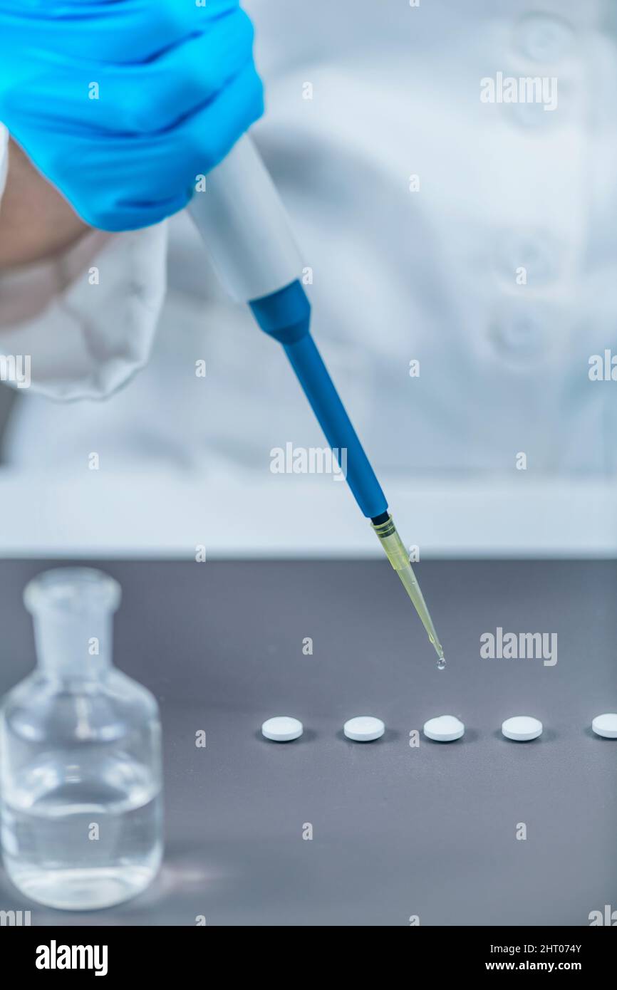 Drug study hi-res stock photography and images - Alamy
