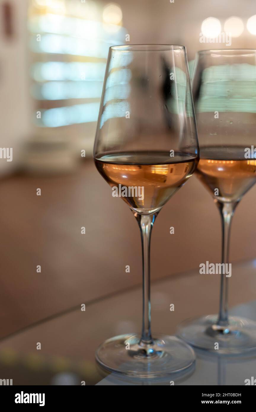 Traditional method champagne hi-res stock photography and images - Alamy