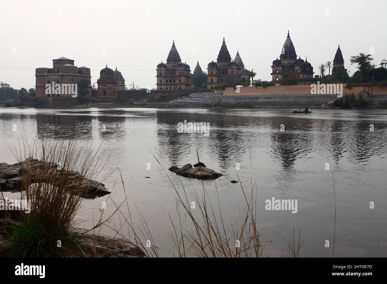 Orchha river hi-res stock photography and images - Alamy