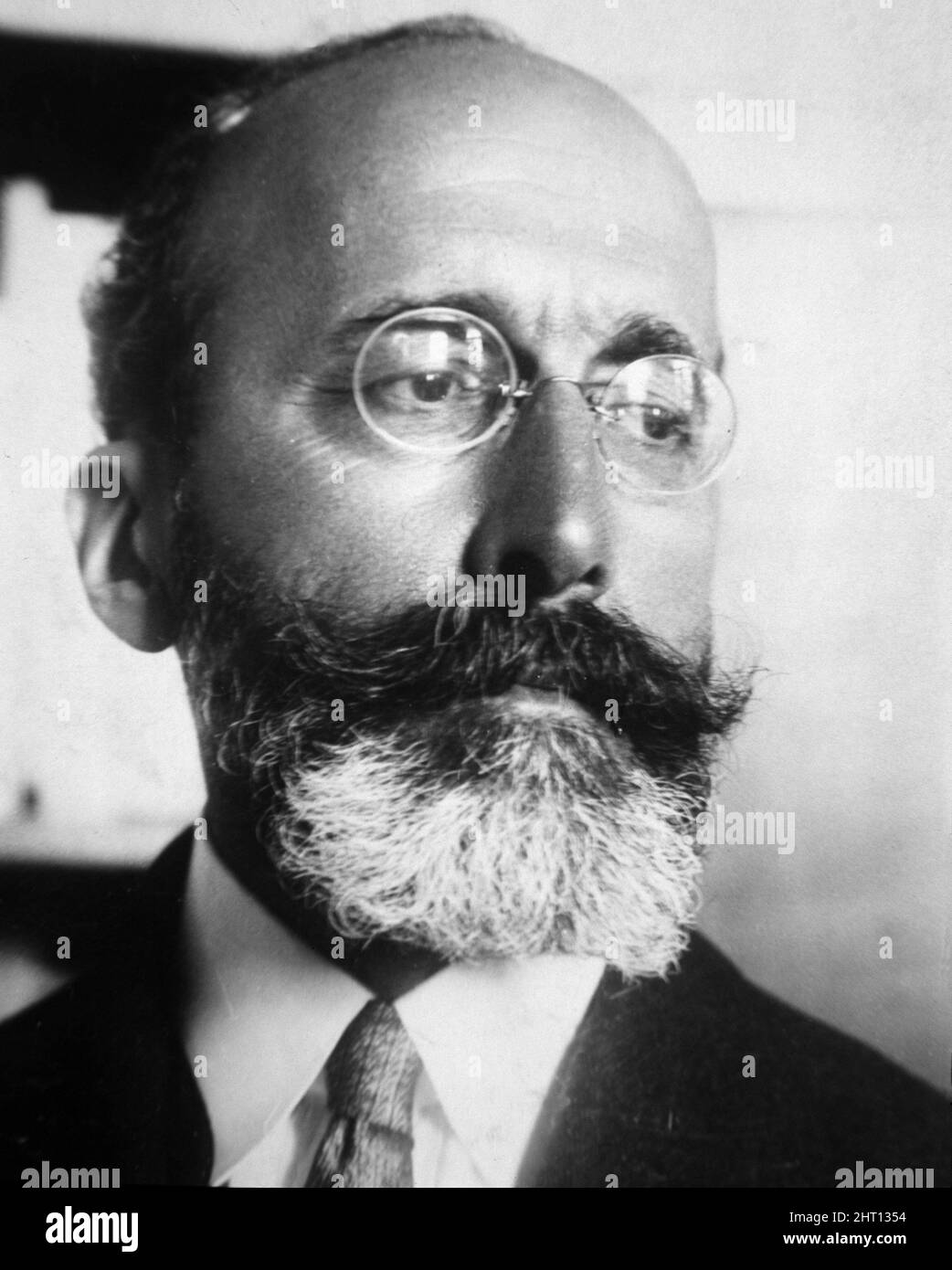 MENENDEZ PIDAL , RAMON. FILOLOGO E HISTORIADOR ESPAÑOL .. LA CORUÑA ...