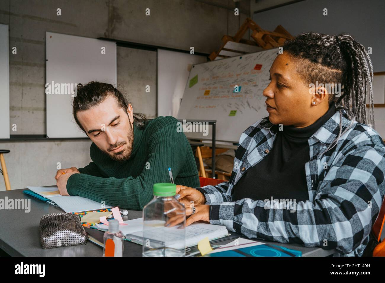 Group young people writing hi-res stock photography and images - Alamy