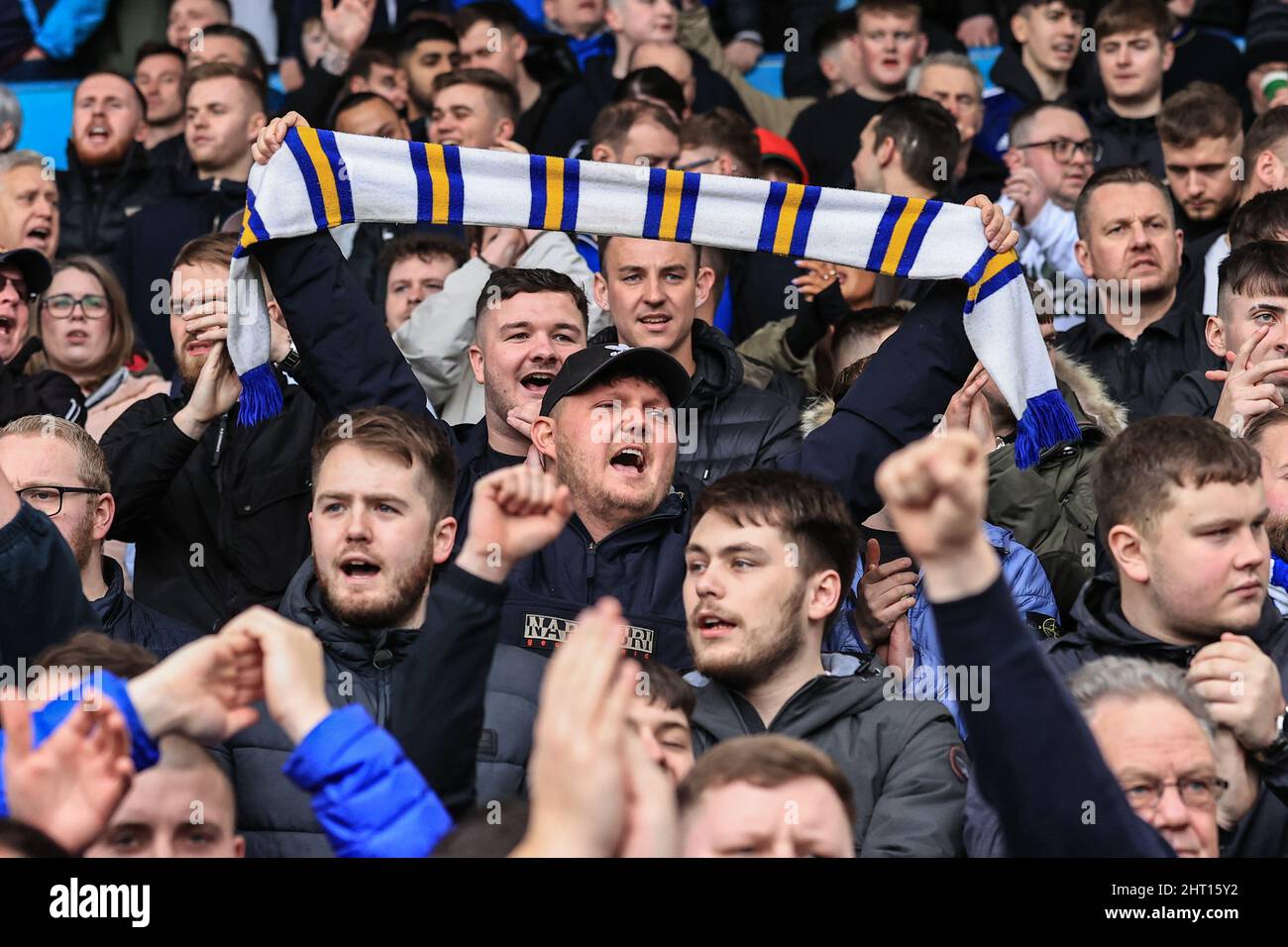 Leeds United fans sing as both teams walk out Stock Photo - Alamy
