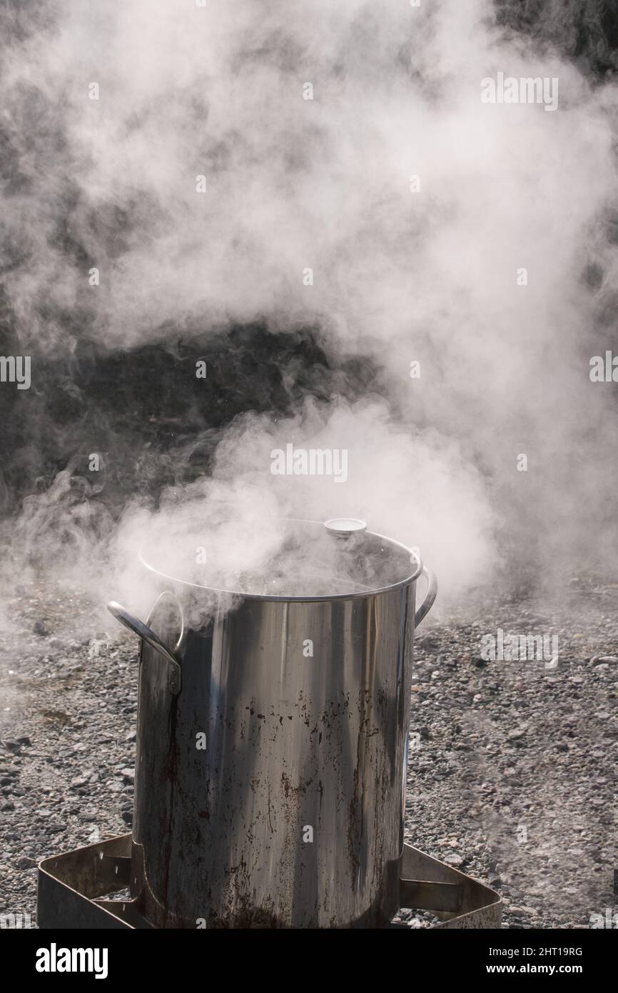 Outside pot hi-res stock photography and images - Alamy