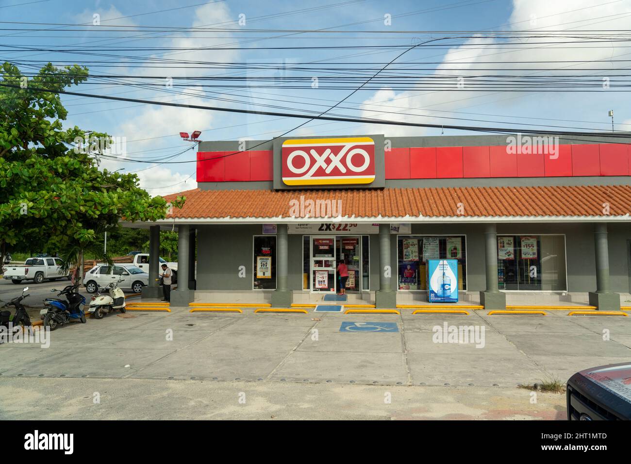 Oxxo shop hi-res stock photography and images - Alamy