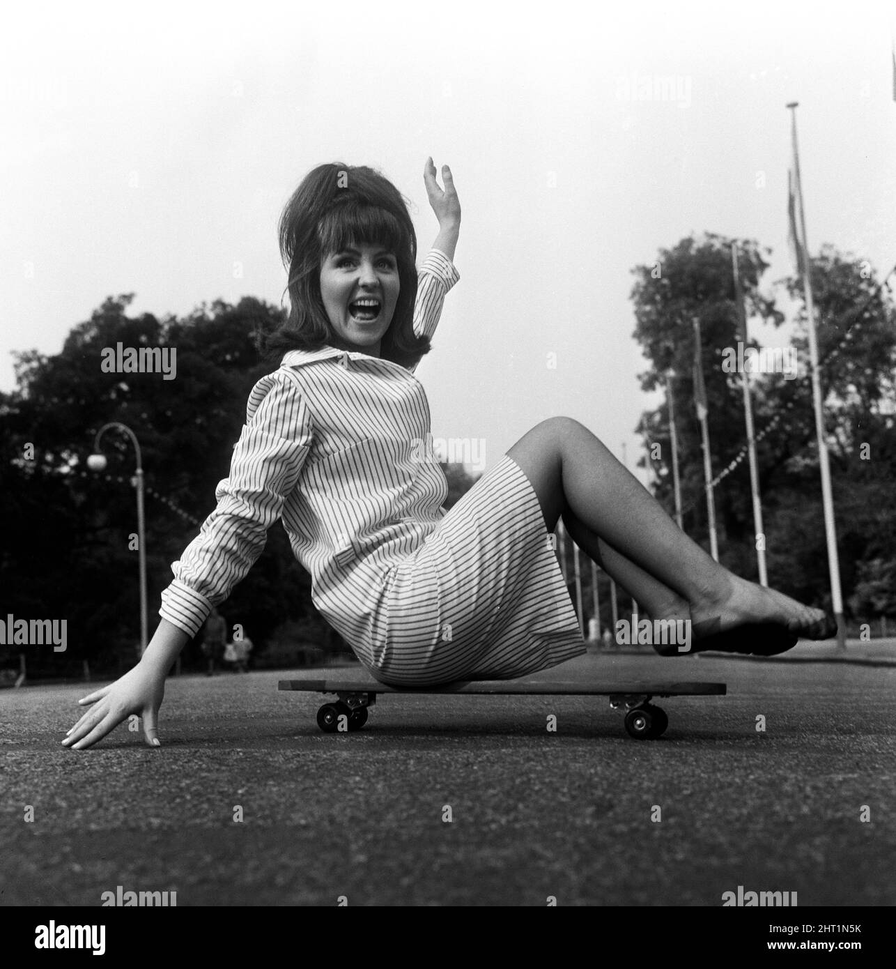 Actress Pauline Collins goes skateboarding. 4th June 1965 Stock Photo ...