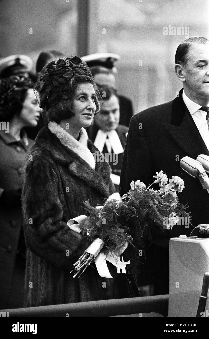 Princess Alexandra launches the ship Waikato at Harland and Wolff ...