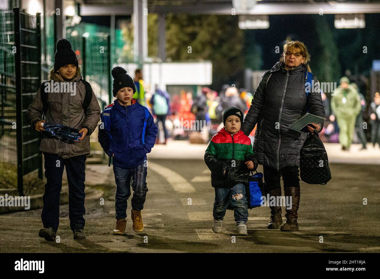 Ukrainian civilians hi-res stock photography and images - Alamy