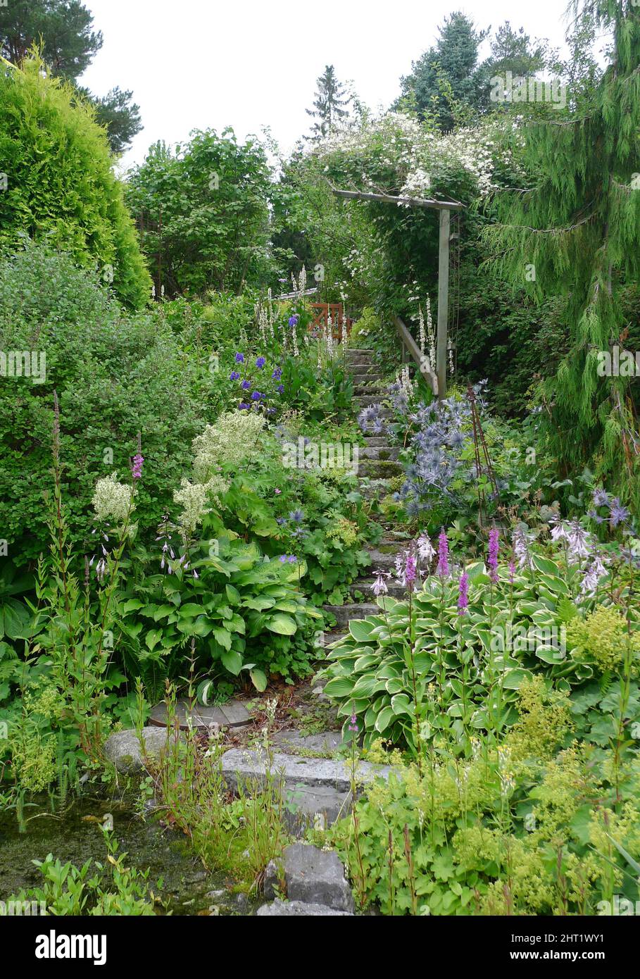 Garden overview hi-res stock photography and images - Alamy