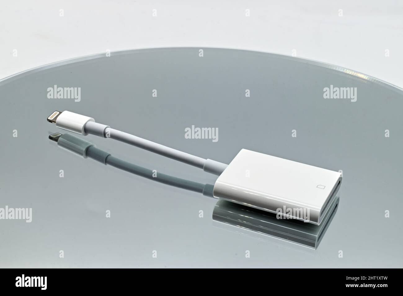 Lightning connector hi-res stock photography and images - Alamy