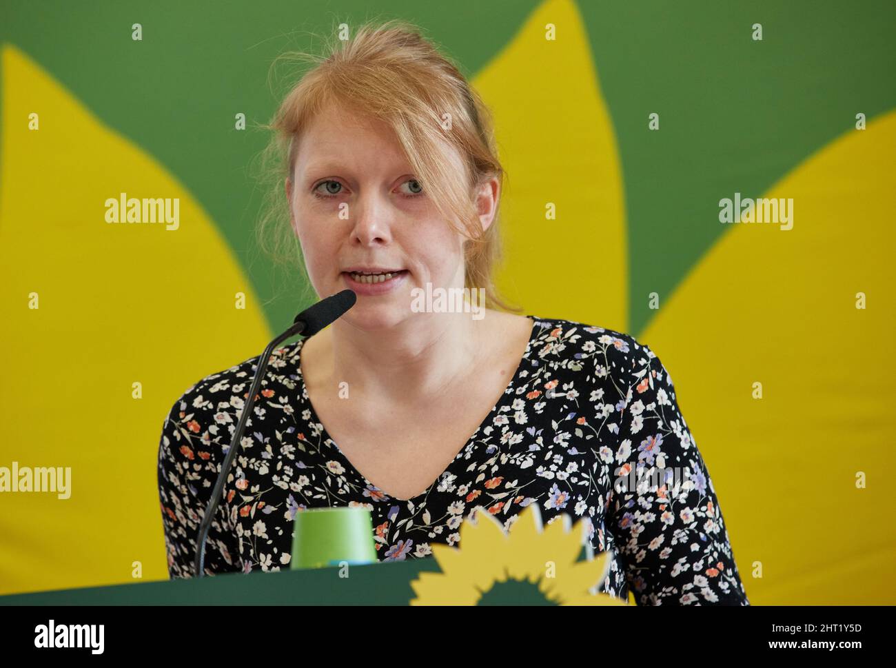 Hamburg, Germany. 26th Feb, 2022. Alske Freter (Bündnis 90/Die Grünen ...