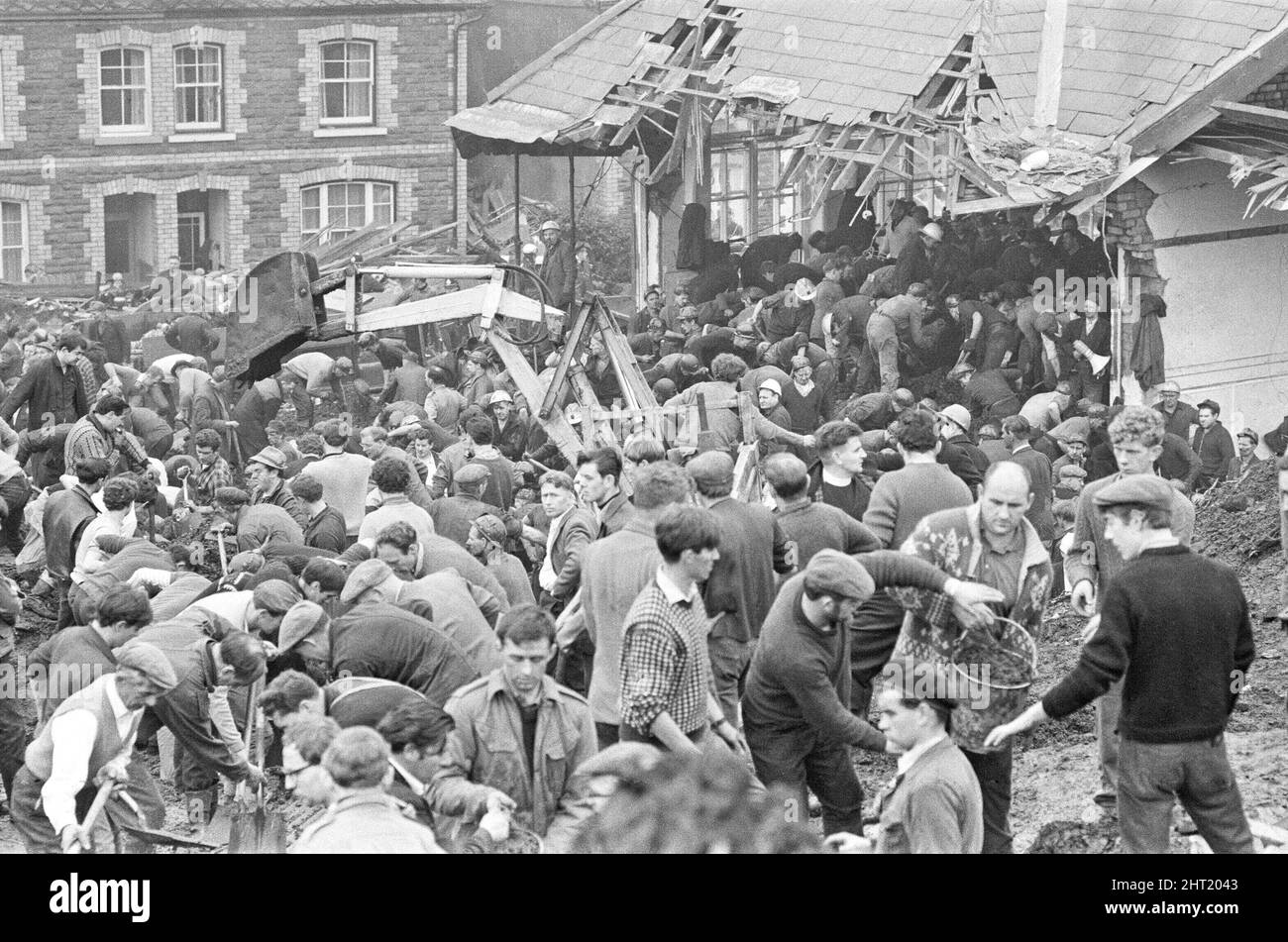 Aberfan memorial garden hi-res stock photography and images - Alamy