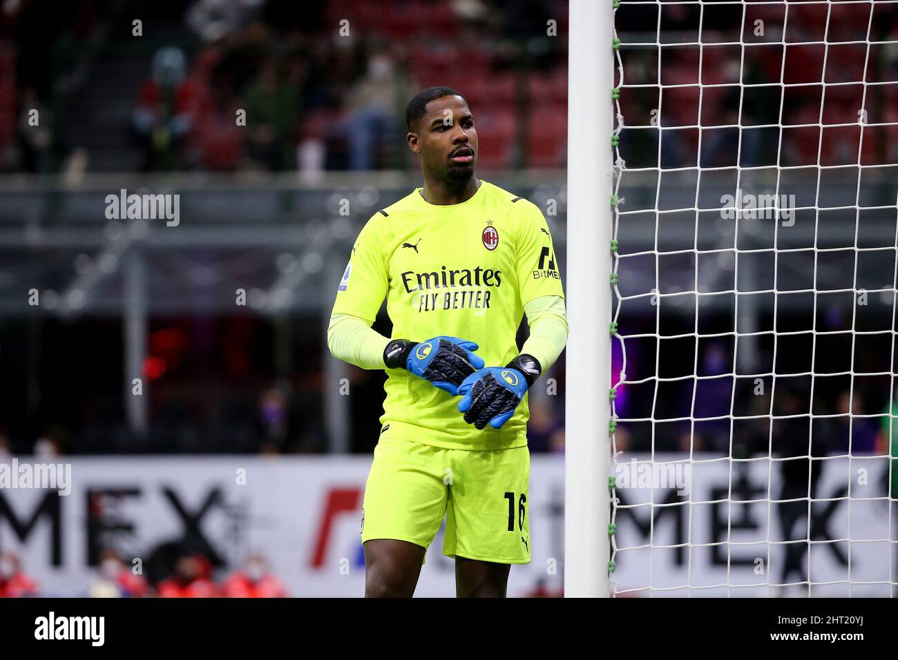 Mike Maignan of AC Milan in action during the 2021/22 Serie A football ...