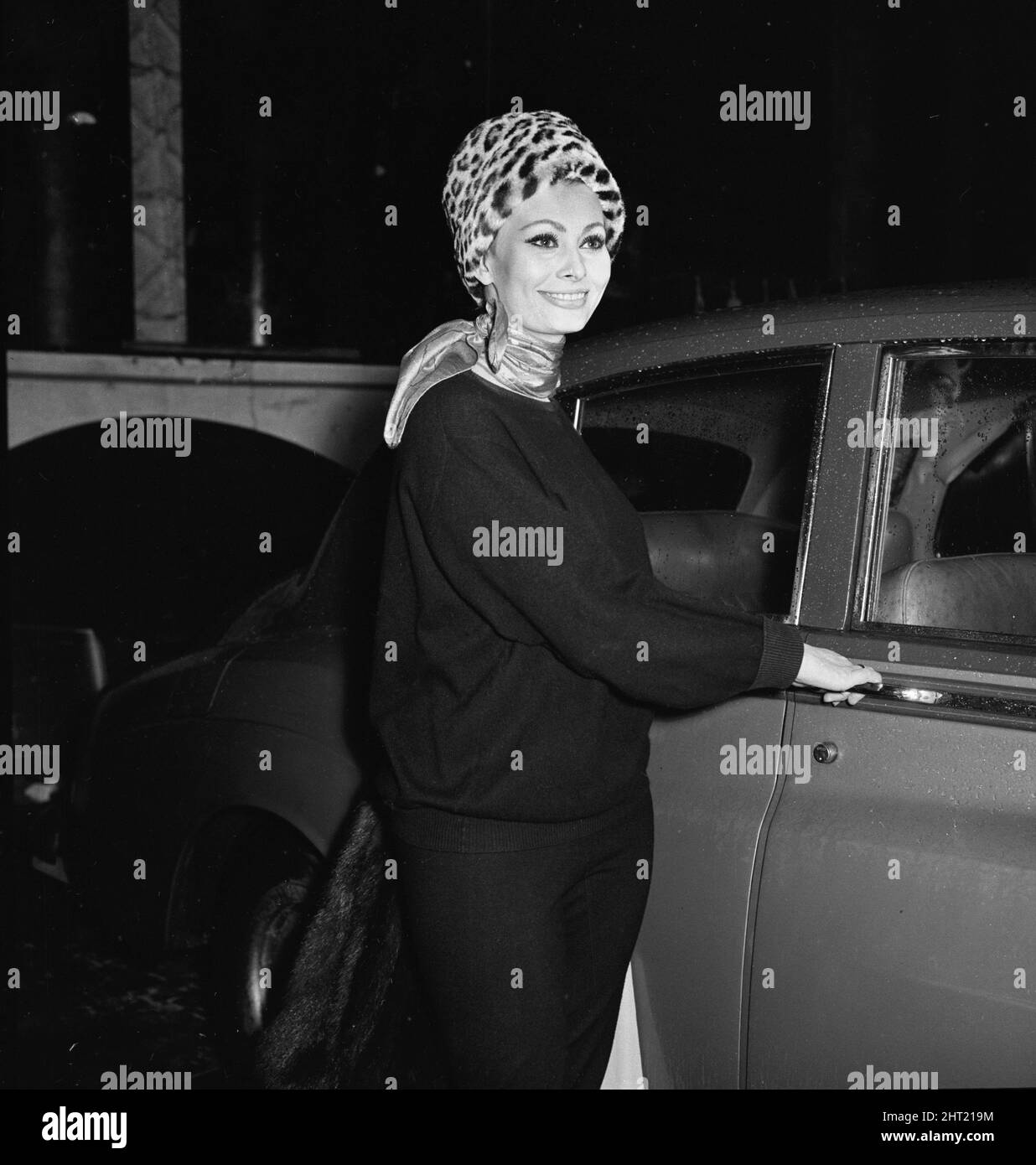 Film actress Sophia Loren leaving Pinewood StudiosApril 1966 Stock ...