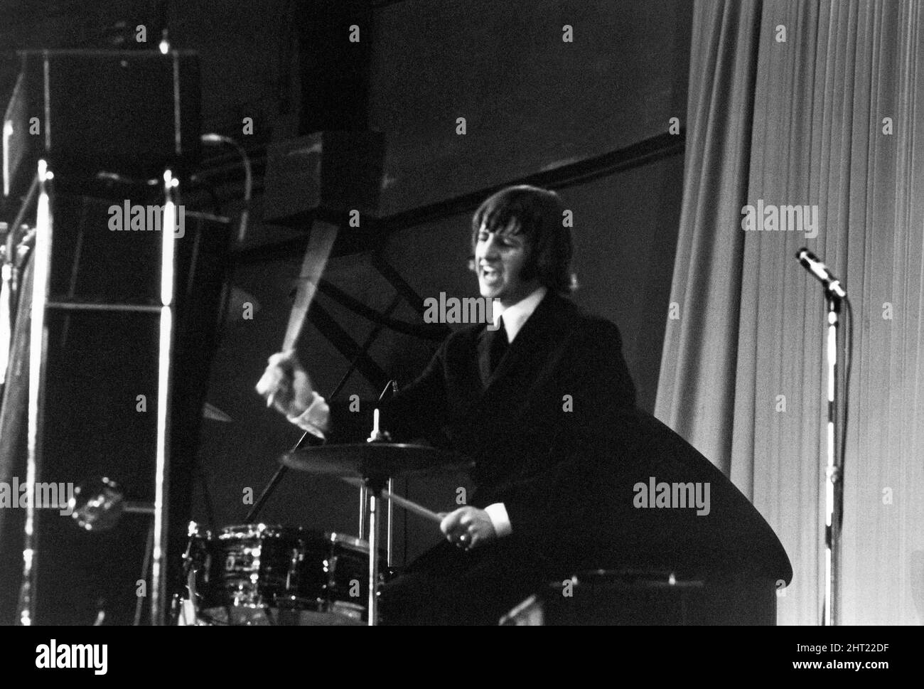 Beatles performing 1965 hi-res stock photography and images - Alamy