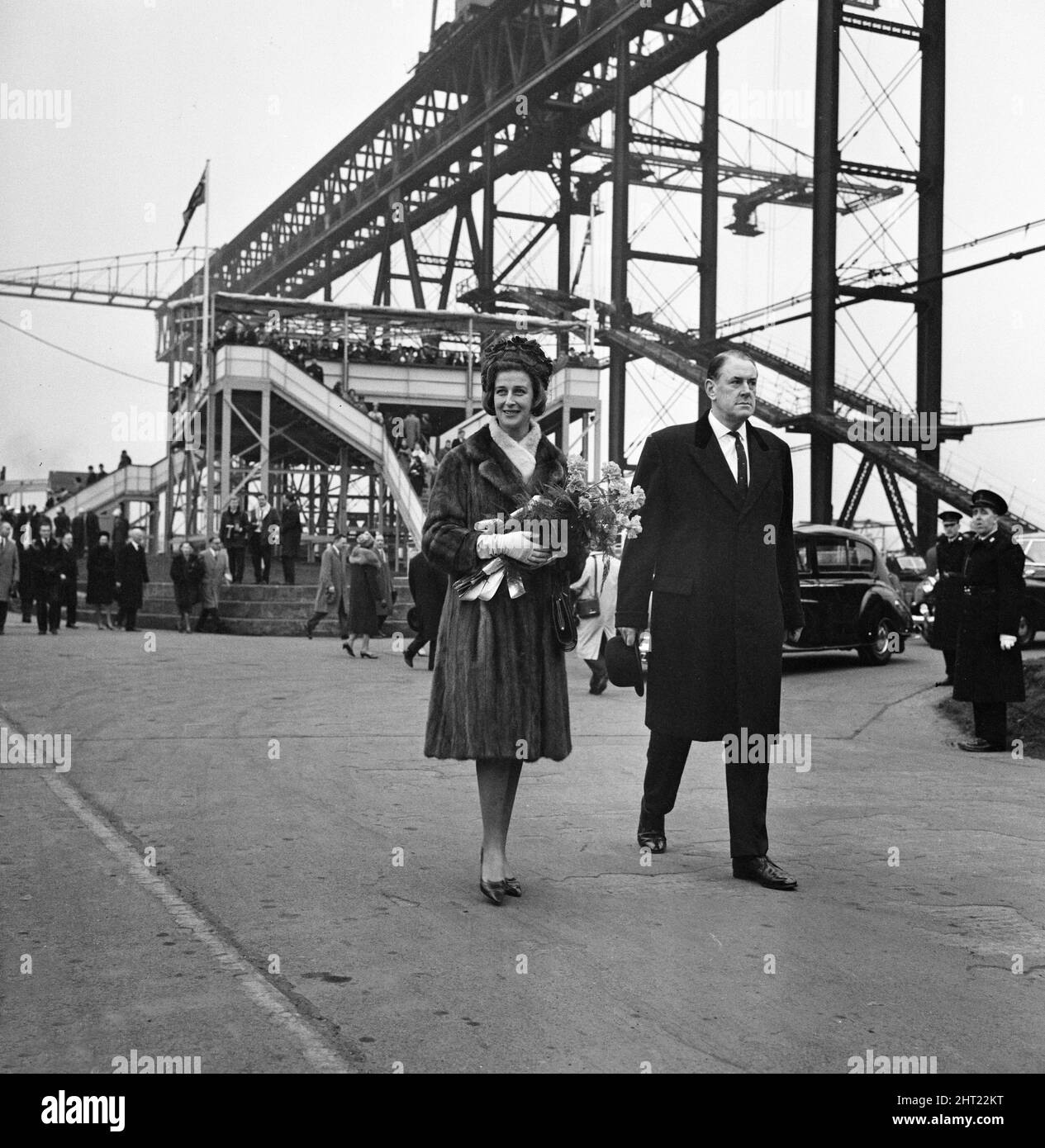 Princess Alexandra launches the ship Waikato at Harland and Wolff ...