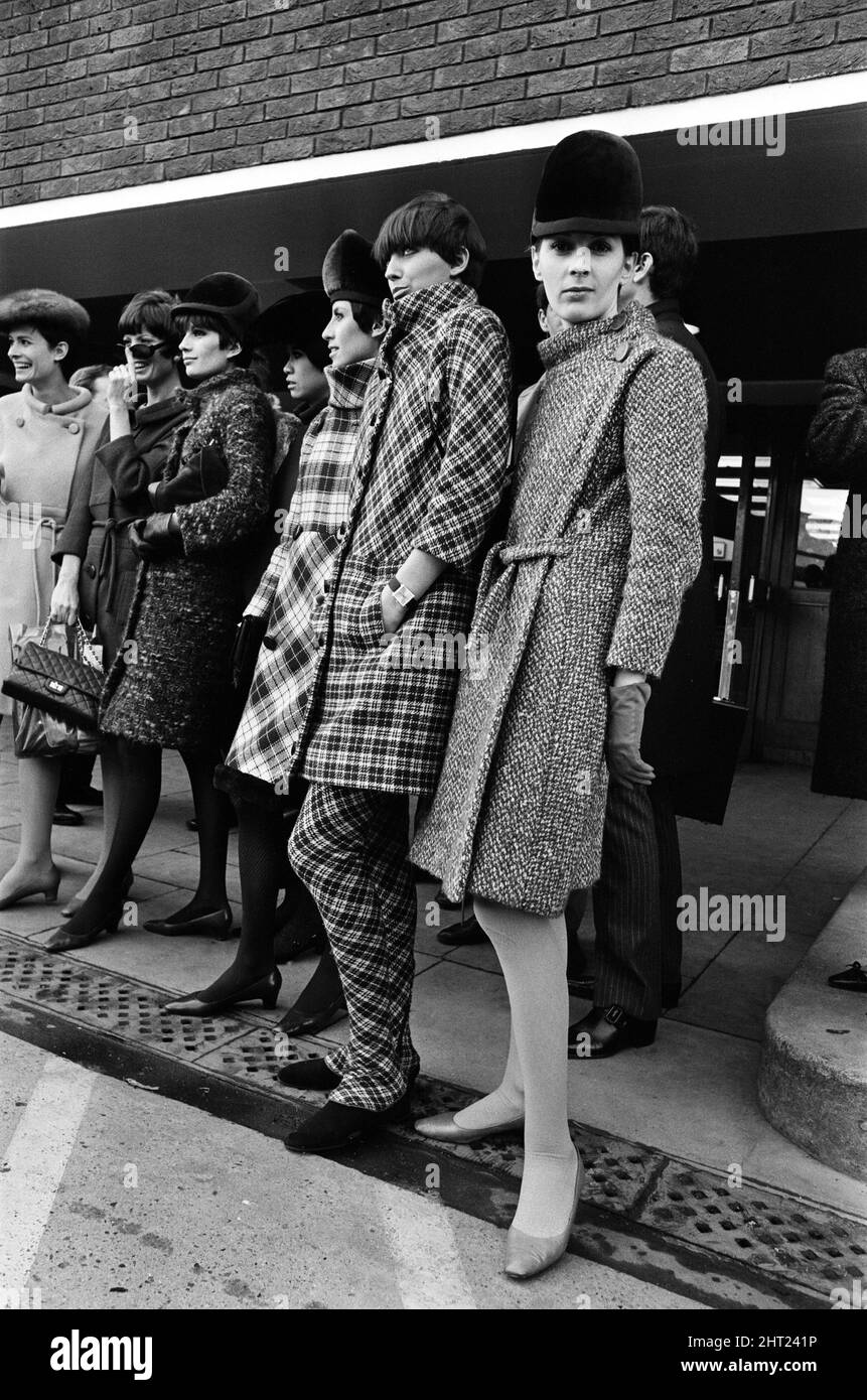 Pierre cardin models hi-res stock photography and images - Alamy