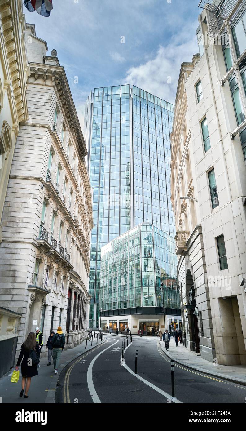 Former stock exchange tower skyscraper at 125 Old Broad street, City of ...